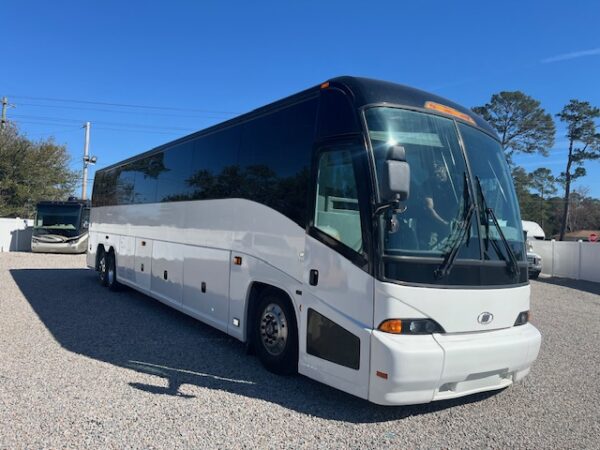 2004 MCI J4500 56 Passenger - TheBusMan