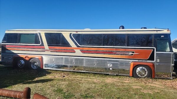 1982 MCI Custom Coach Motor Home - TheBusMan